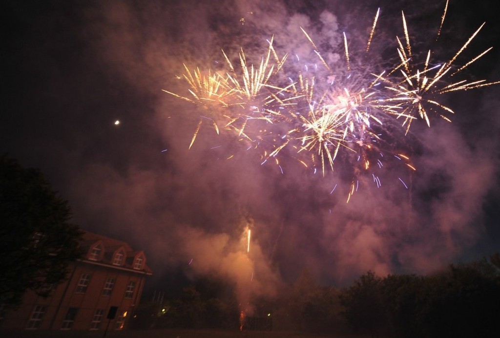 Feuerwerk zum Geburtstag in Barleben am NH-Hotel in Ebendorf